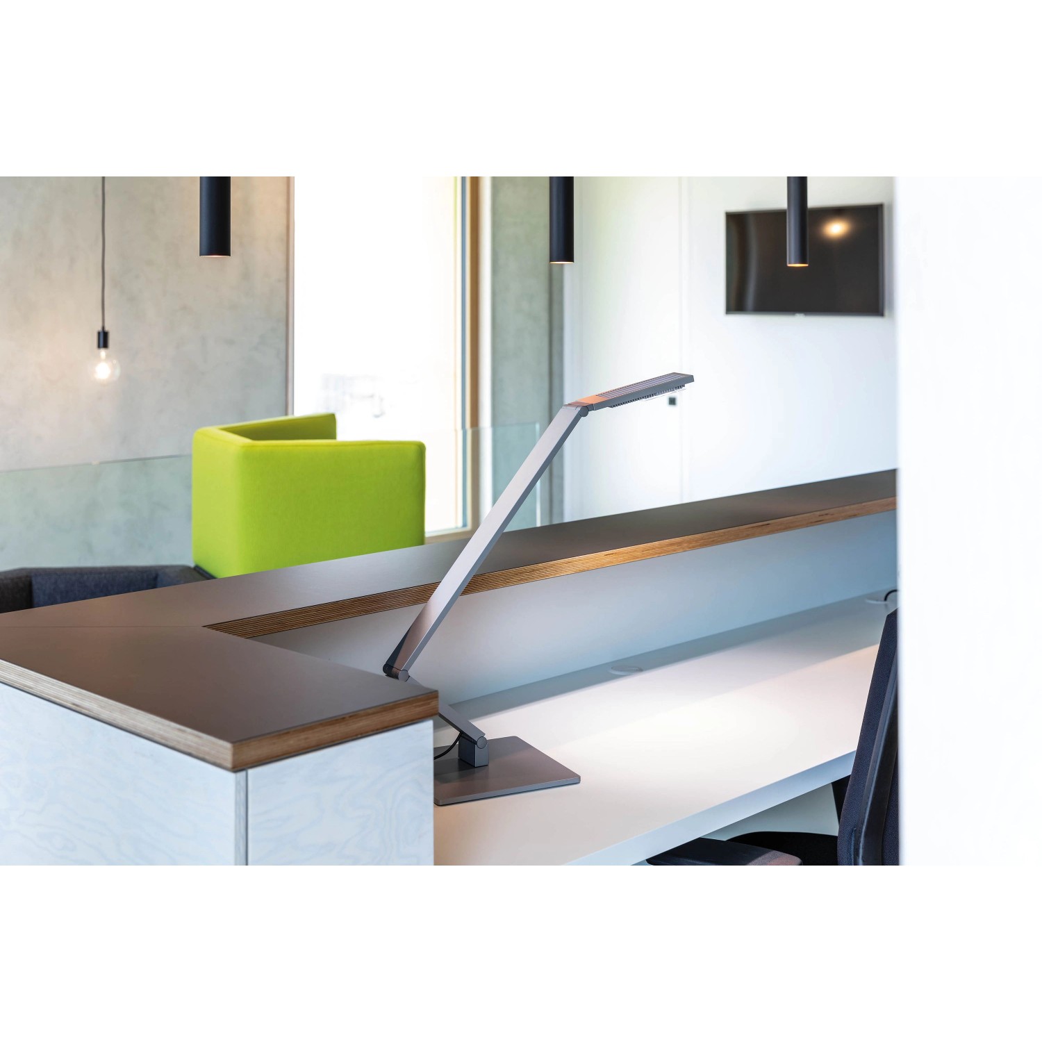 Luctra LED Schreibtischlampe Table Linear Base Human Centric Lighting Aluminium kaufen bei OBI