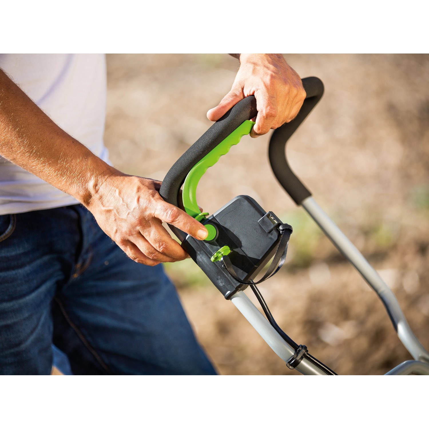 Lux Akku-Bodenhacke A-BH-2x20/28 mit DC-Bürstenmotor kaufen bei OBI