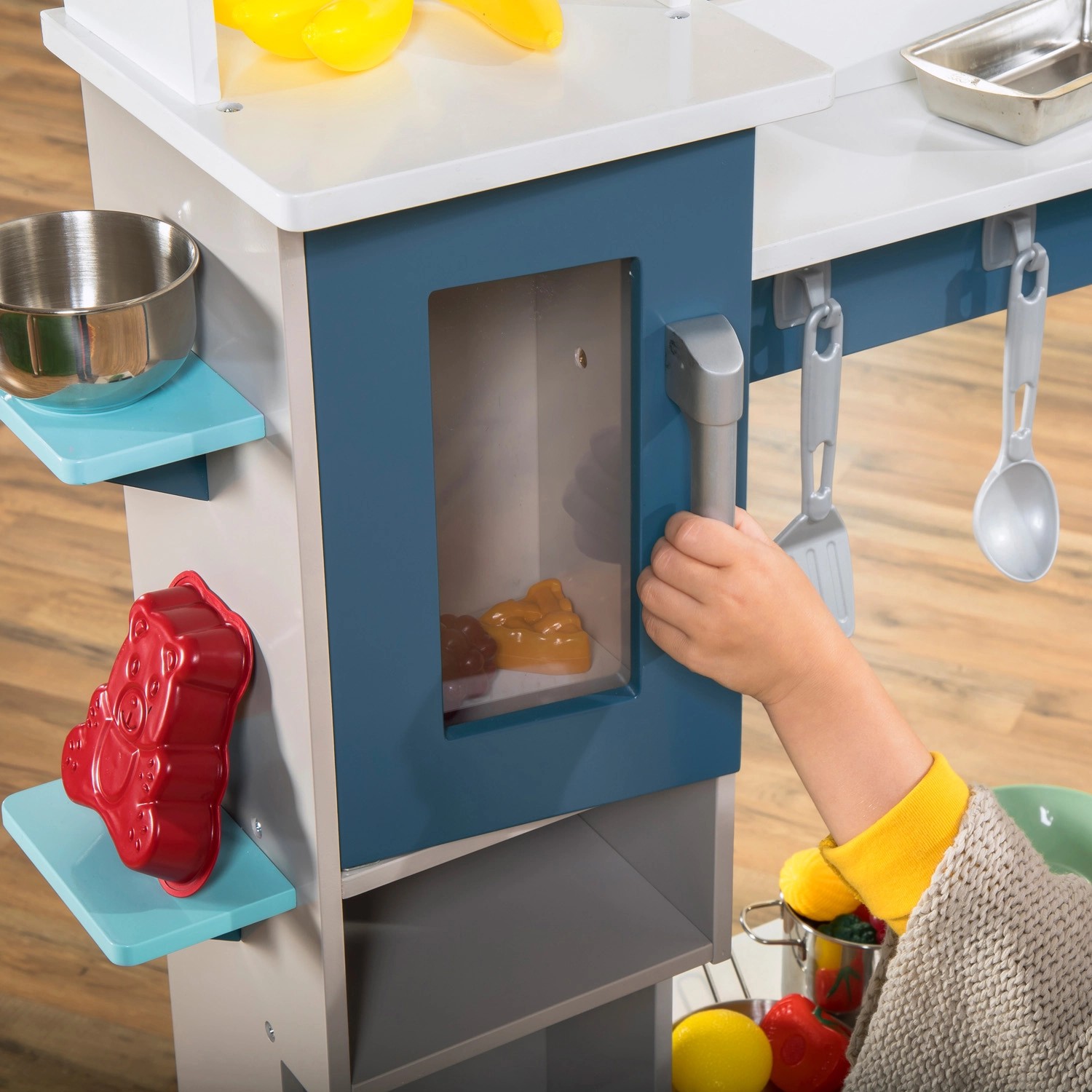 Step2 Spielküche Grand Walk In Wood Kitchen kaufen bei OBI