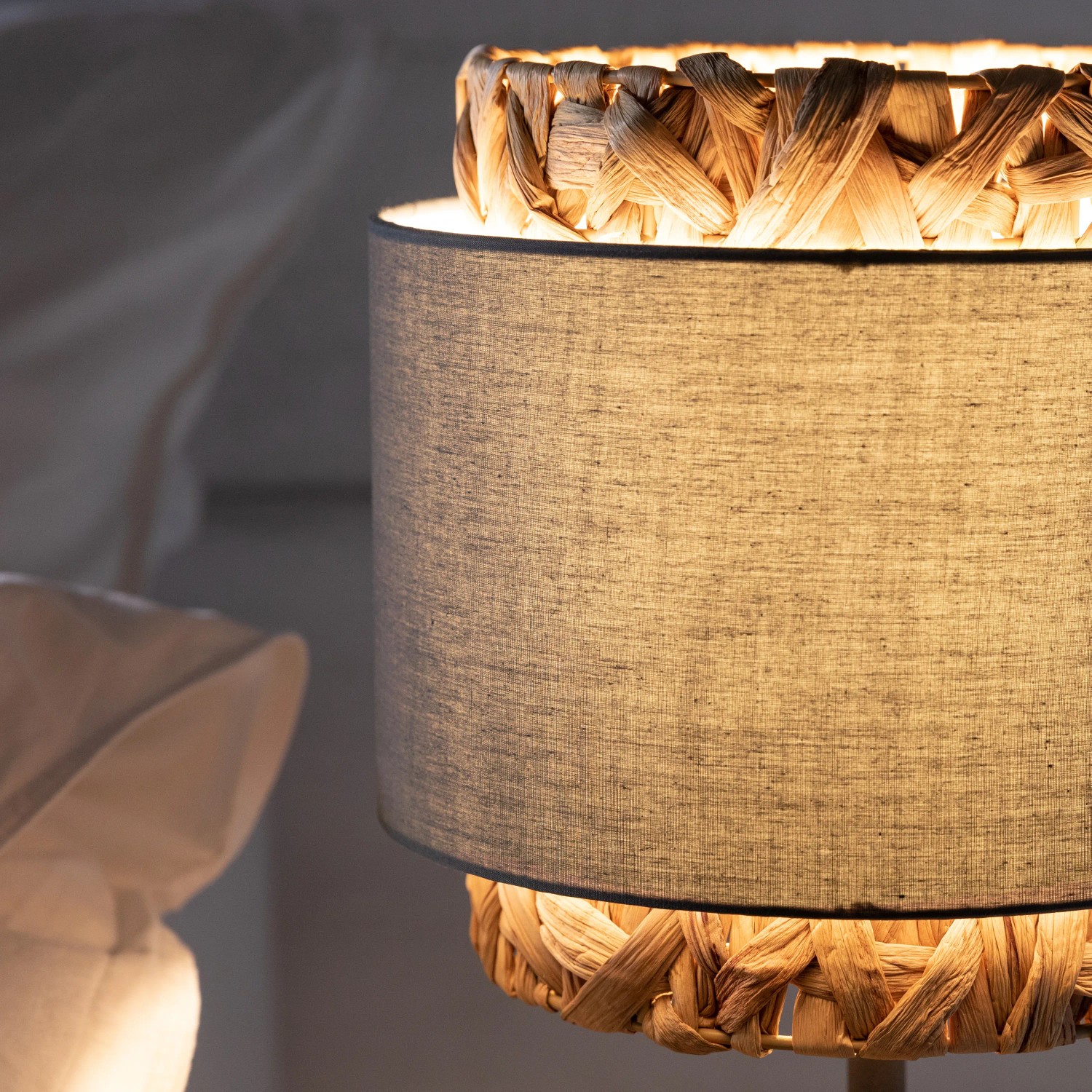 Brilliant Tischleuchte Waterlilly 45 cm Grau und Beige kaufen bei OBI