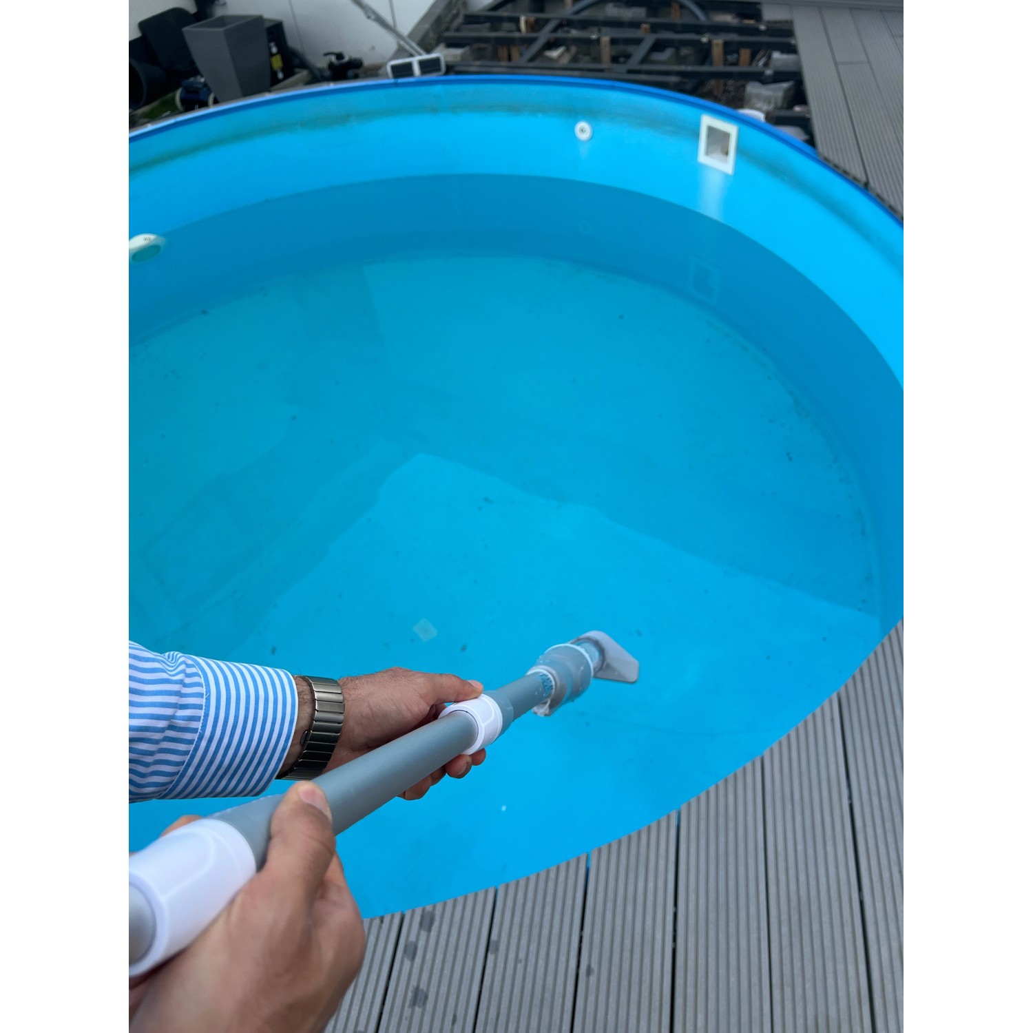 Pool-Handsauger inkl. Akku und Ladegerät Weiß-Grau kaufen bei OBI