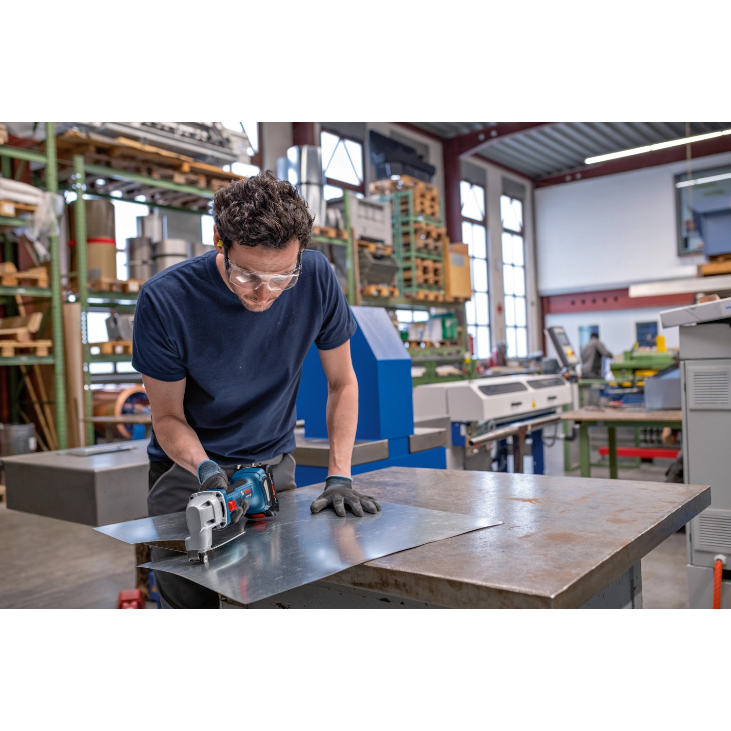 Bosch Professional Akku-Blechschere GSC 18 V-16 E Solo kaufen bei OBI