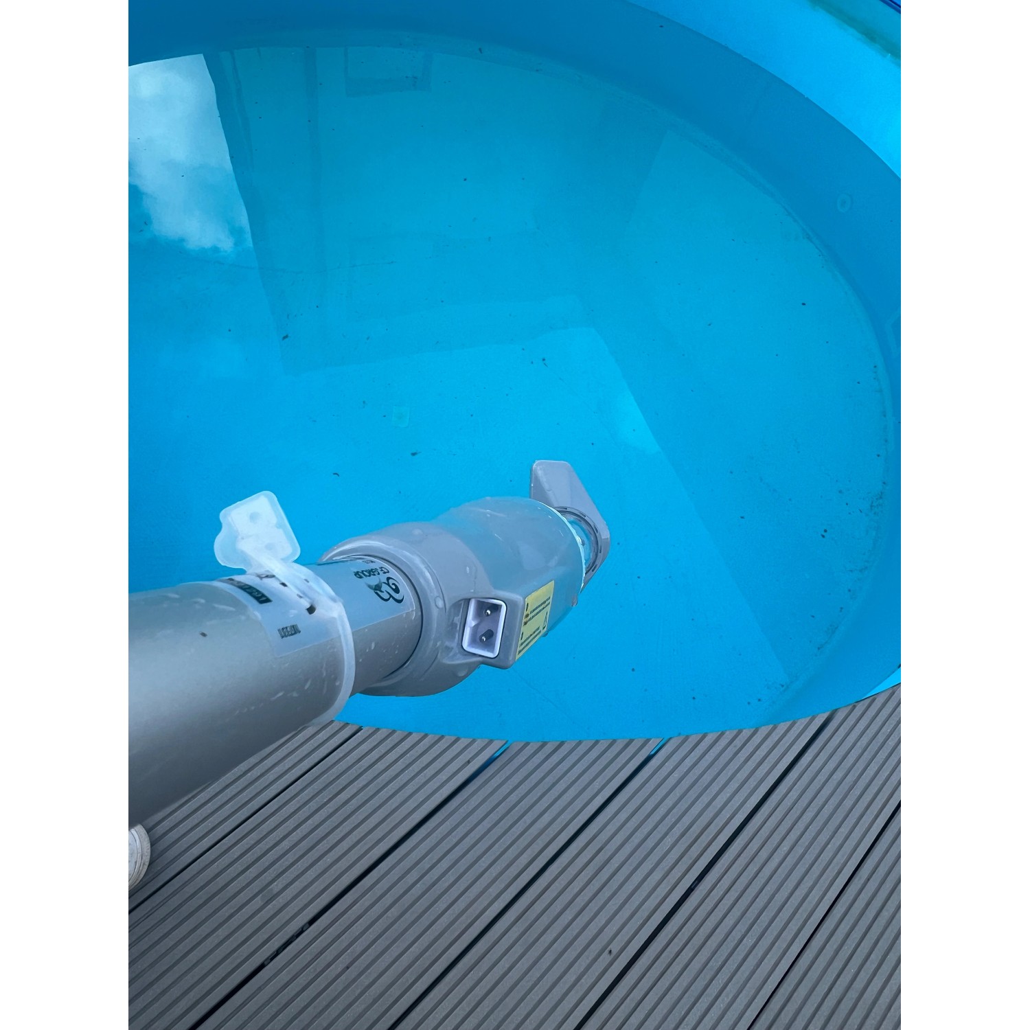 Pool-Handsauger inkl. Akku und Ladegerät Weiß-Grau kaufen bei OBI