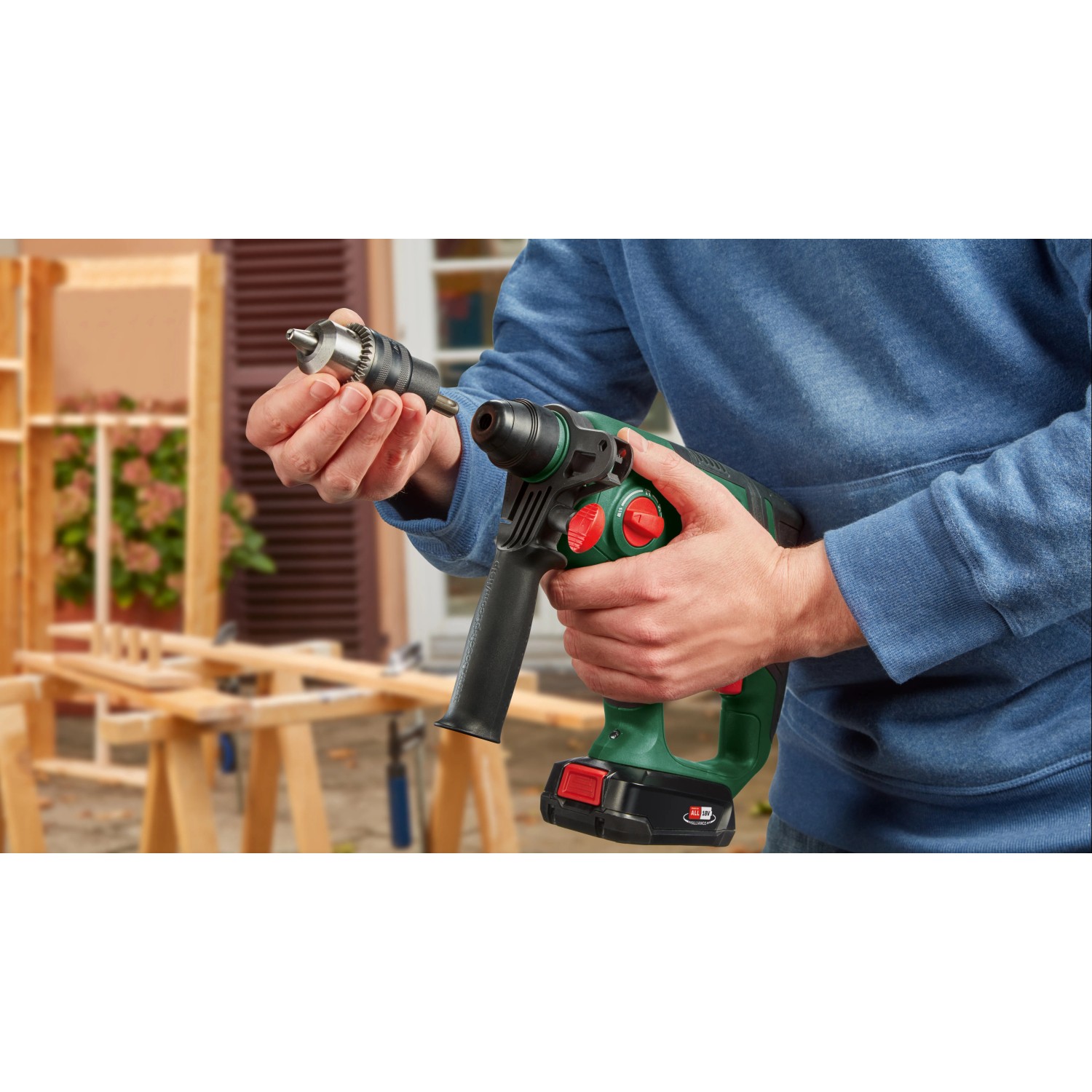 Bosch Akku-Bohrhammer Bosch Universal Hammer 18V bei OBI