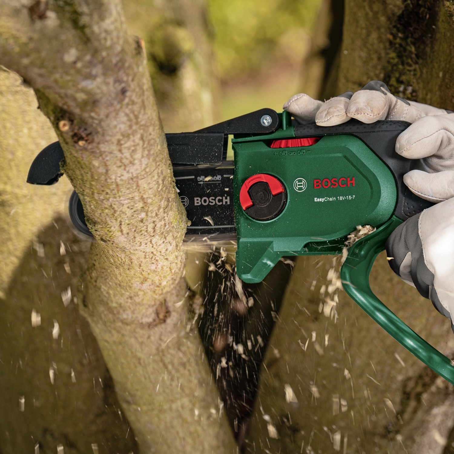 Bosch Akku-Gehölzschneider EasyChain 18 V-15-7 bei OBI