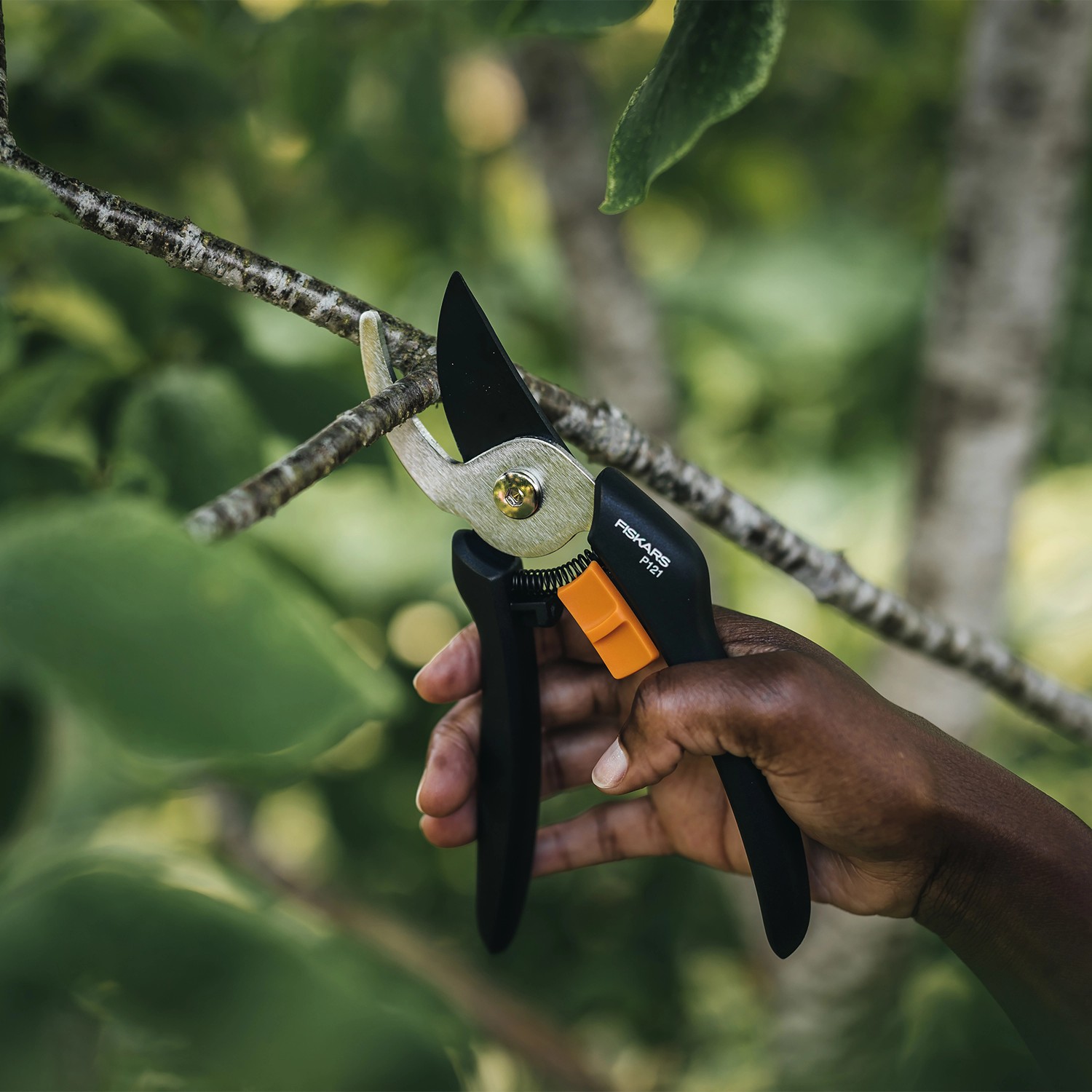 Fiskars Bypass-Gartenschere Solid P121 kaufen bei OBI