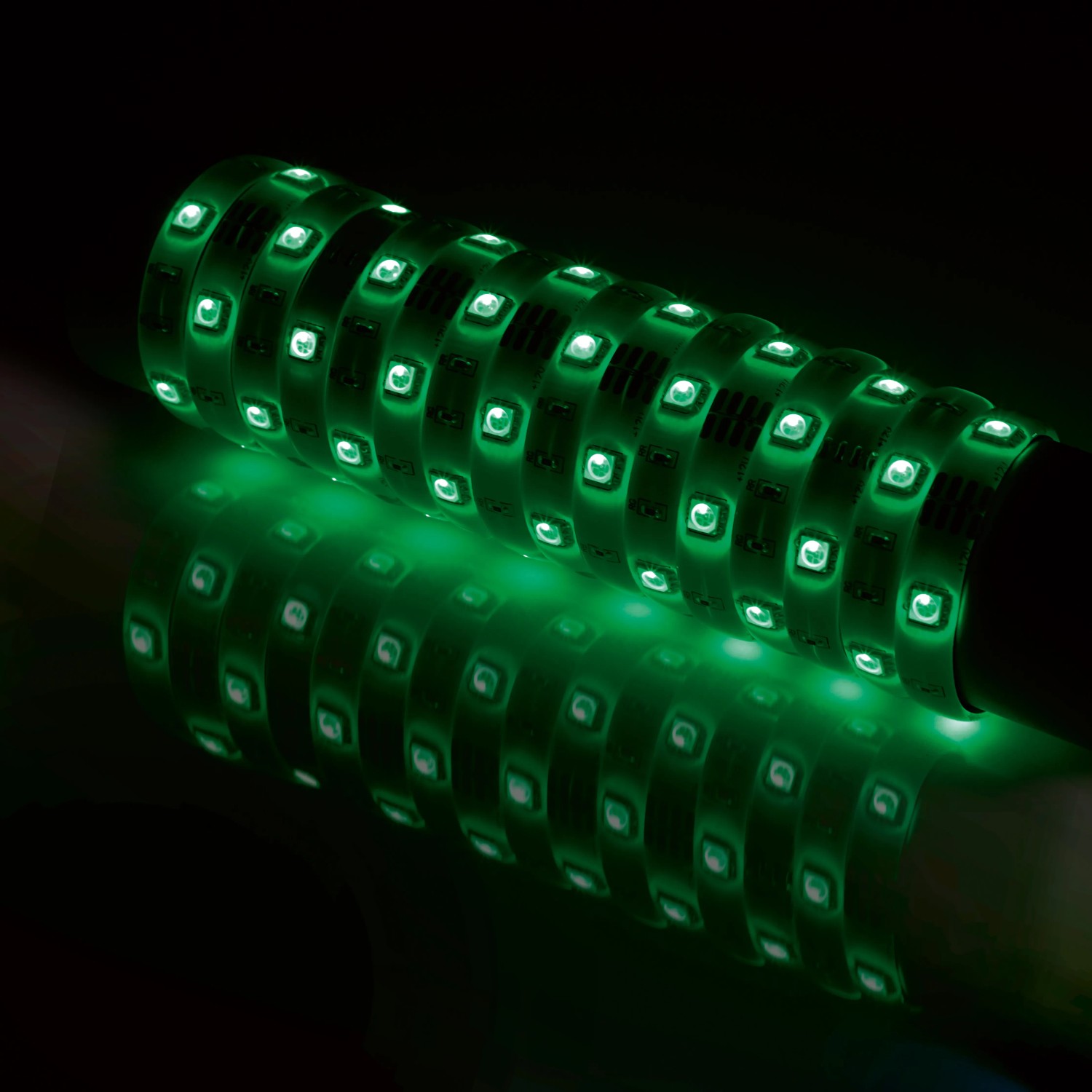 LED Streifen 10 m RGB 24 W 300 LEDs kaufen bei OBI