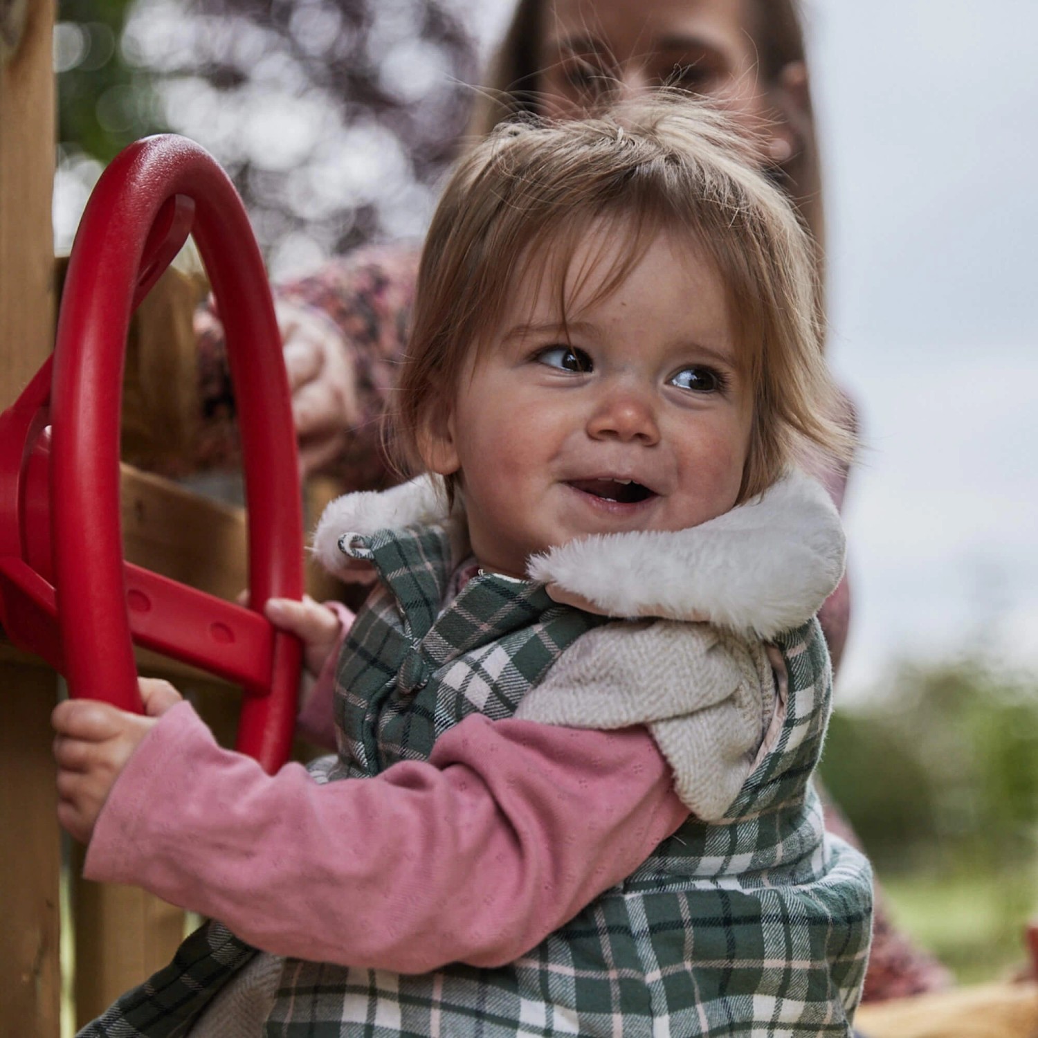 Wickey Spielturm Klettergerüst MultiFlyer Holzdach mit Schaukel ...