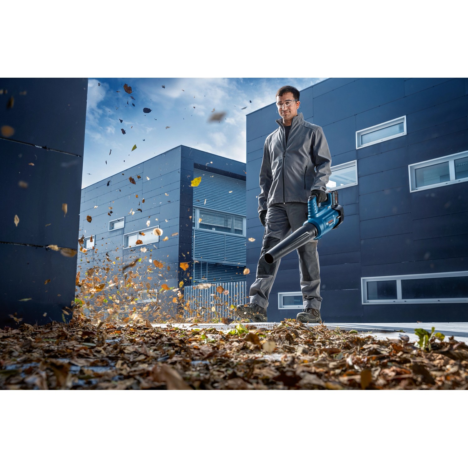 Bosch Professional Akku-Laubbläser GBL 18V-800 Solo kaufen bei OBI