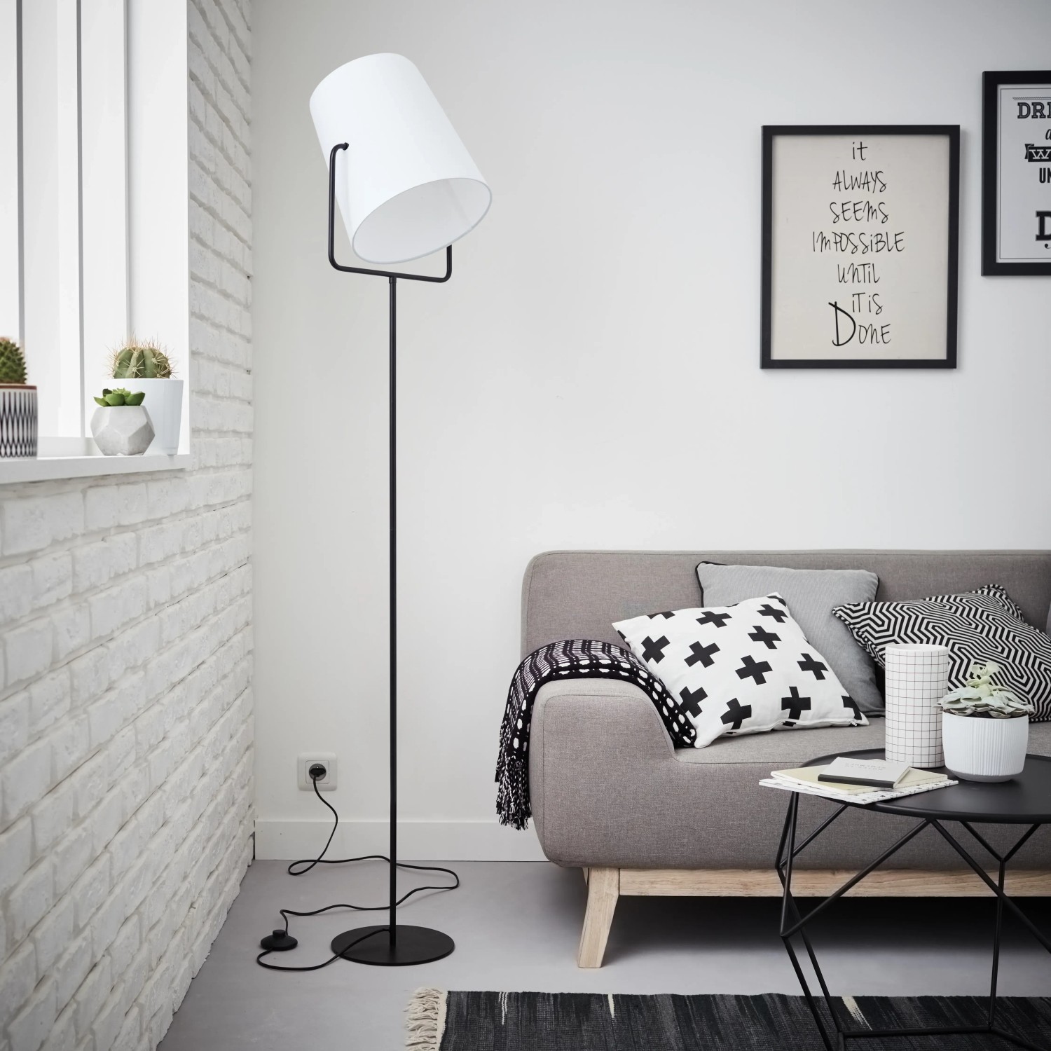 Brilliant Standleuchte Bucket 1-flammig Schwarz und Weiß kaufen bei OBI