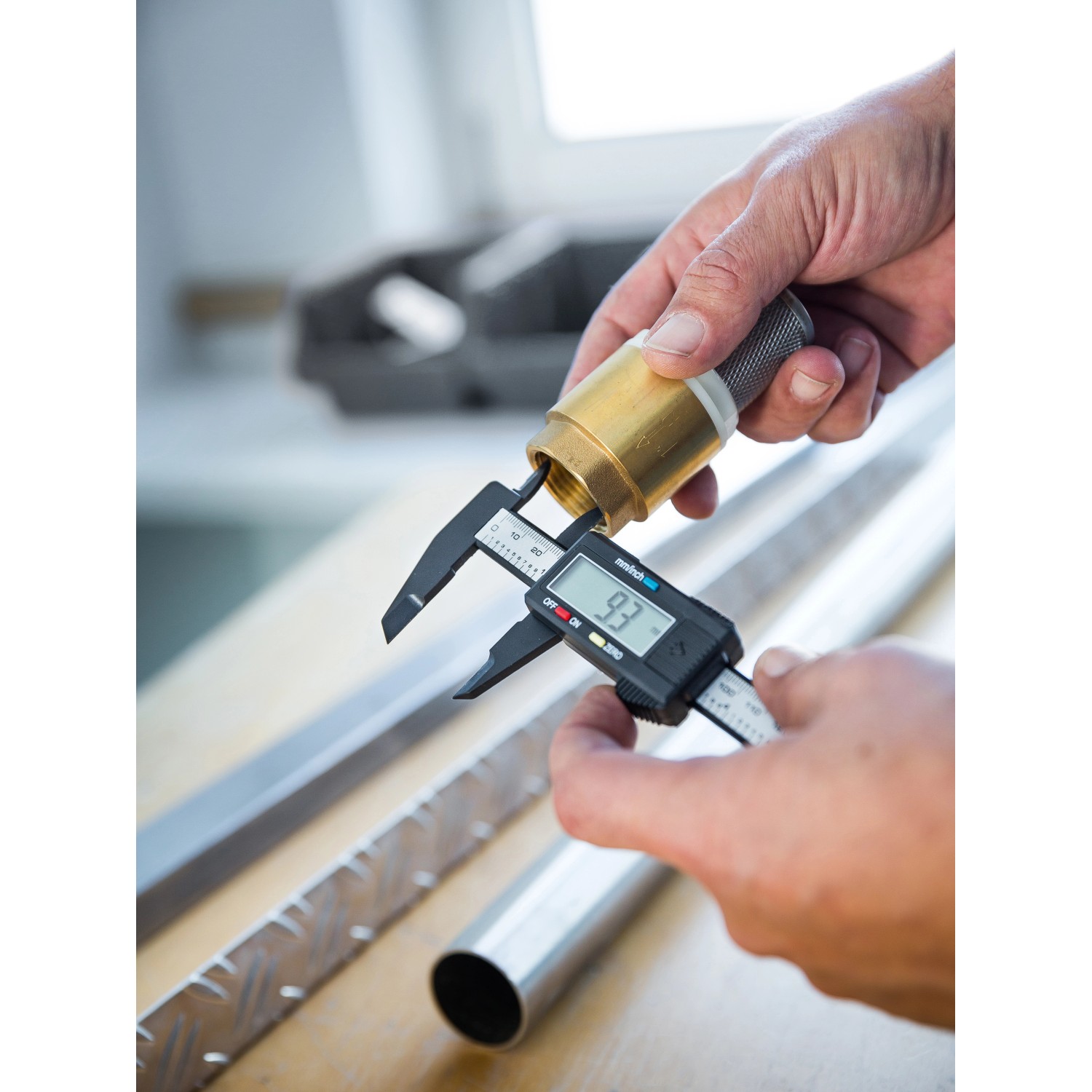 Digitaler Messschieber 0 mm - 150 mm kaufen bei OBI