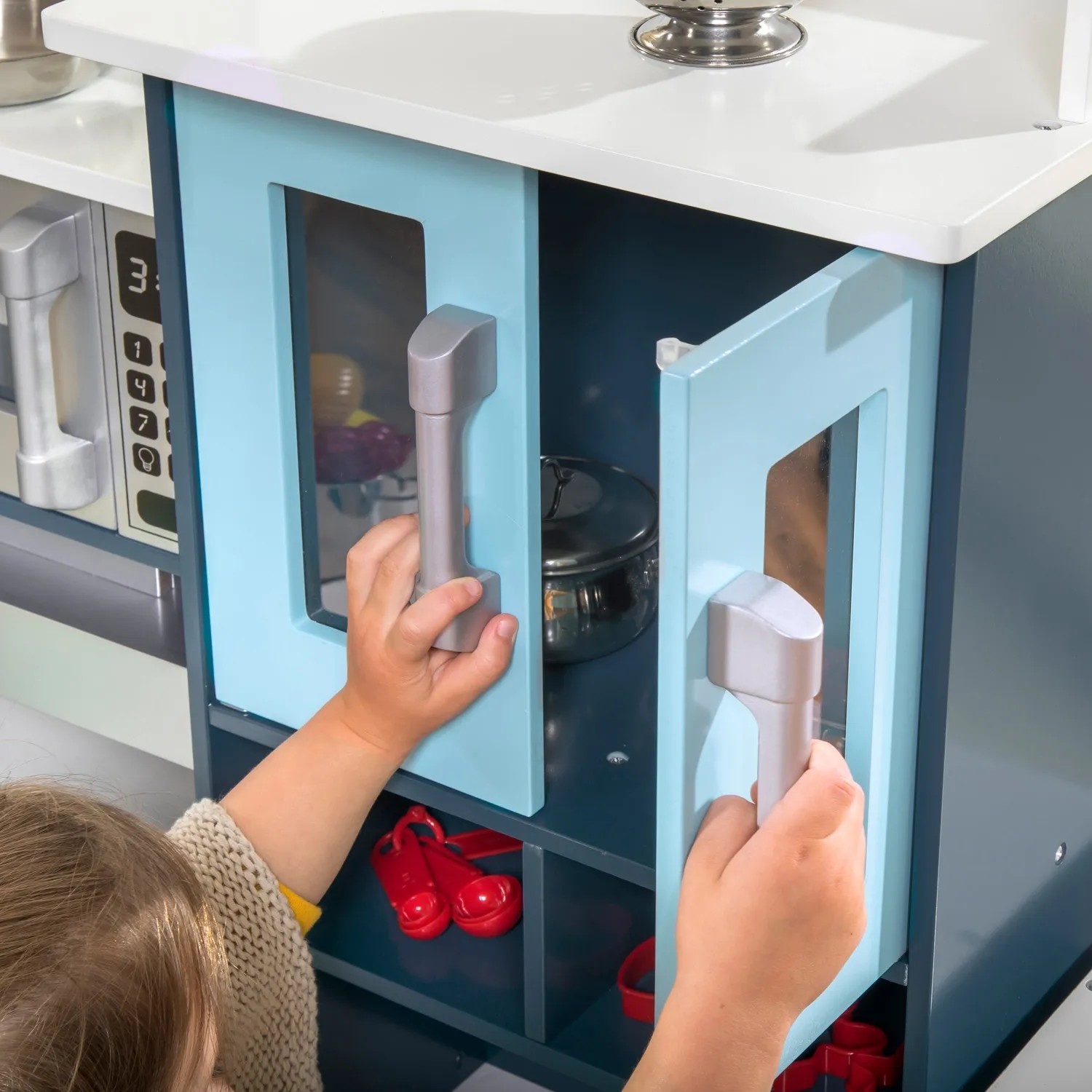 Step2 Spielküche Grand Walk In Wood Kitchen kaufen bei OBI