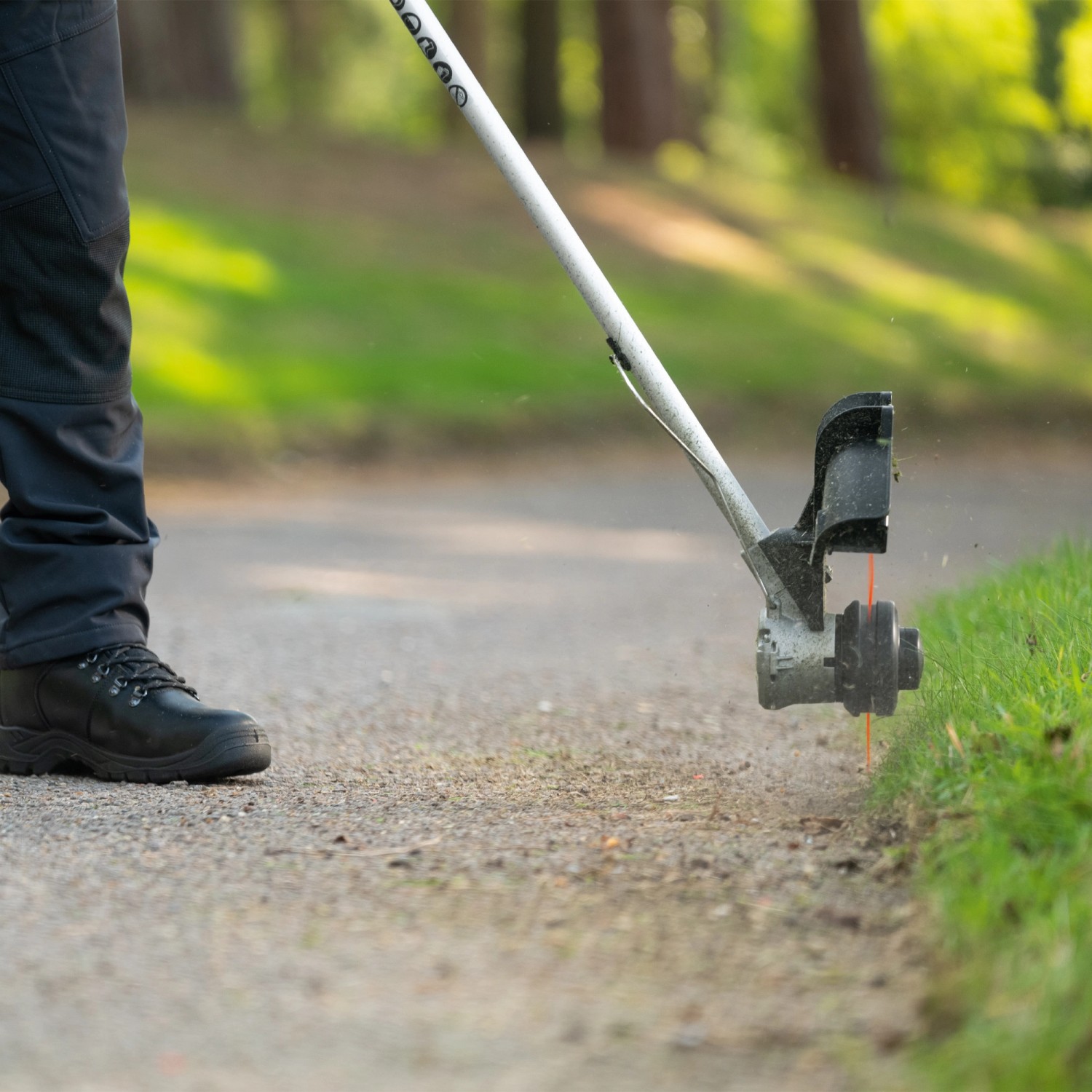 Bosch Professional Akku-Rasentrimmer GRT 18V-40 Solo kaufen bei OBI