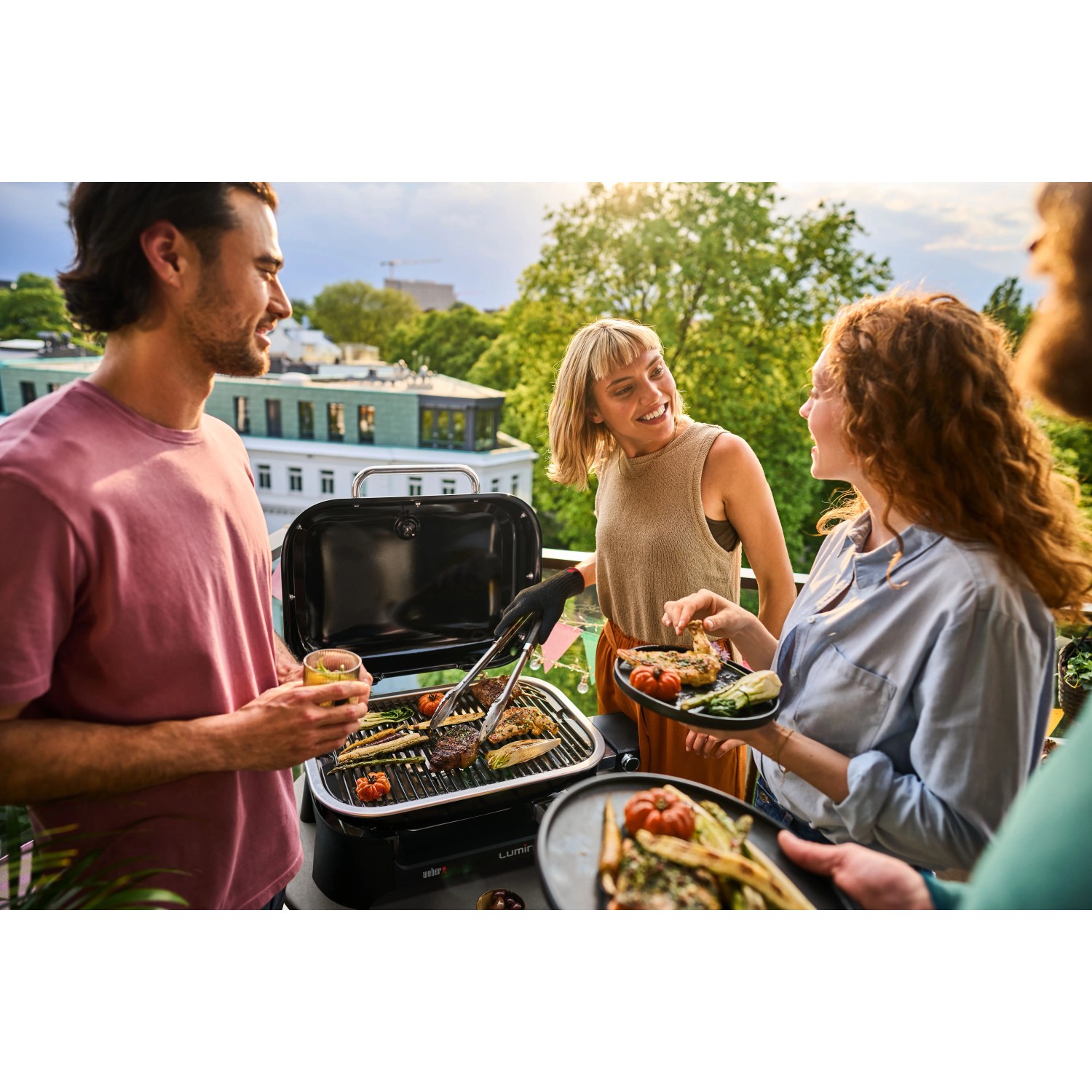 Weber Elektro-Tischgrill Lumin Schwarz 2200 W 49 x 33 cm kaufen bei OBI