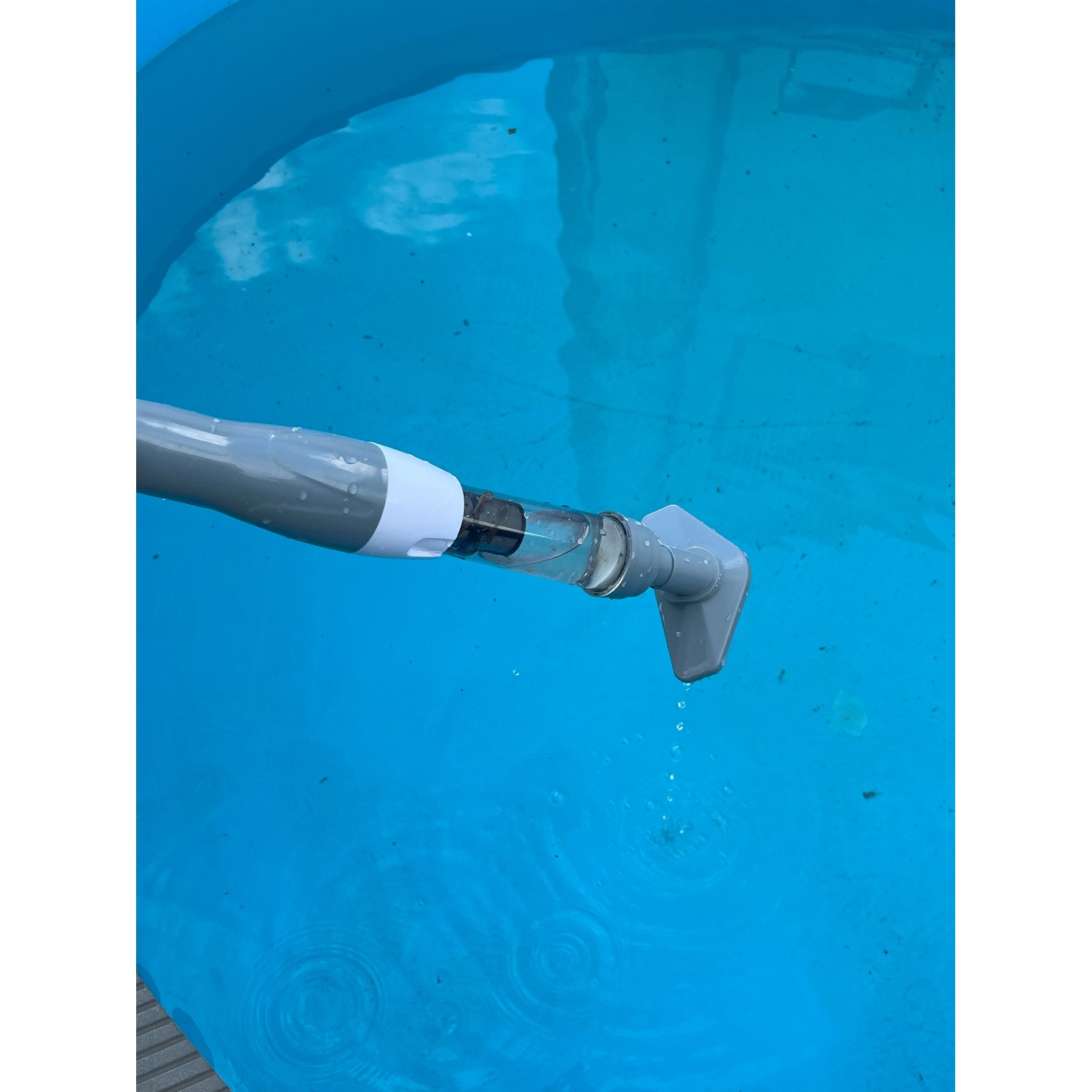 Pool-Handsauger inkl. Akku und Ladegerät Weiß-Grau kaufen bei OBI