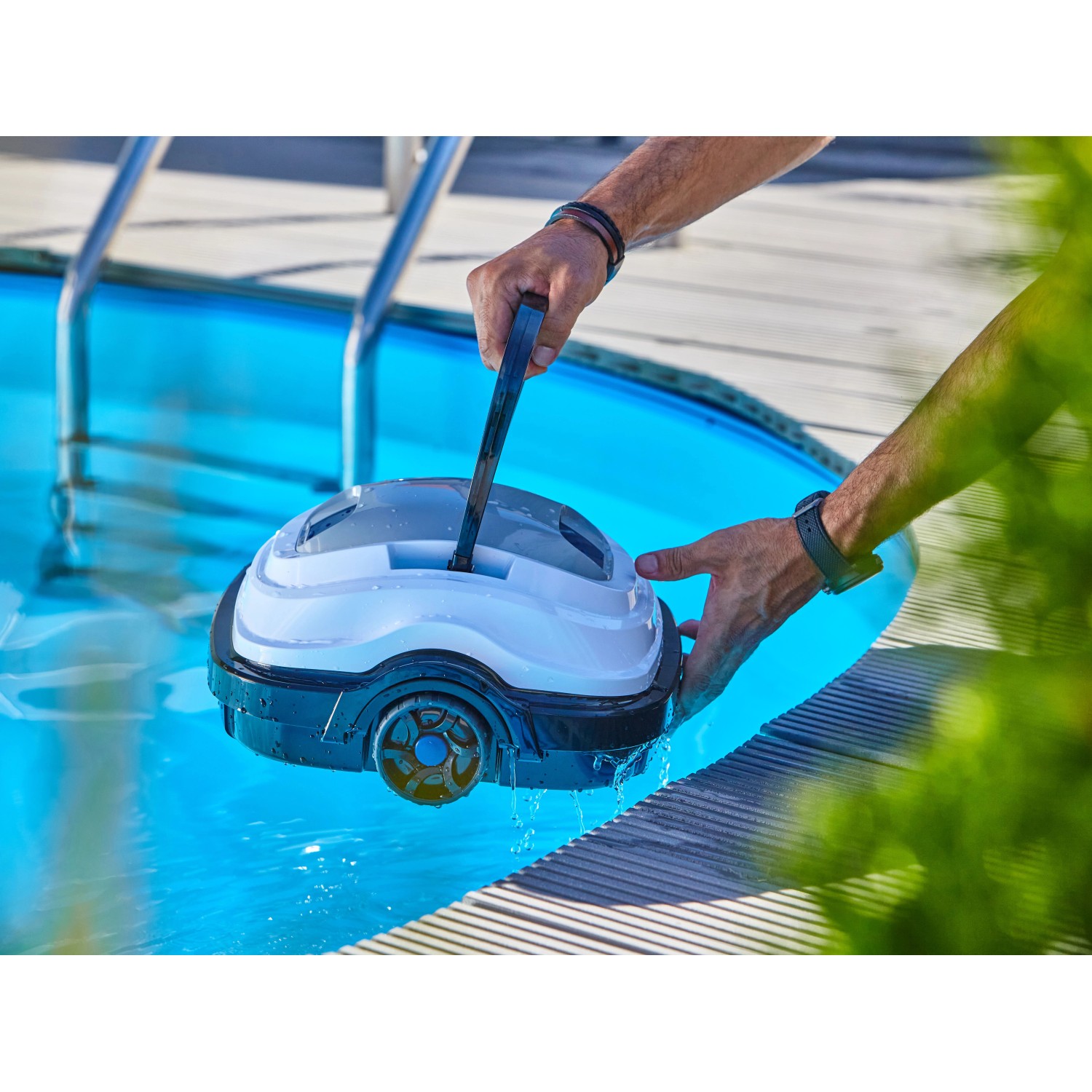 Heissner Akku-Poolroboter Orca 45 CL für Poolboden bei OBI
