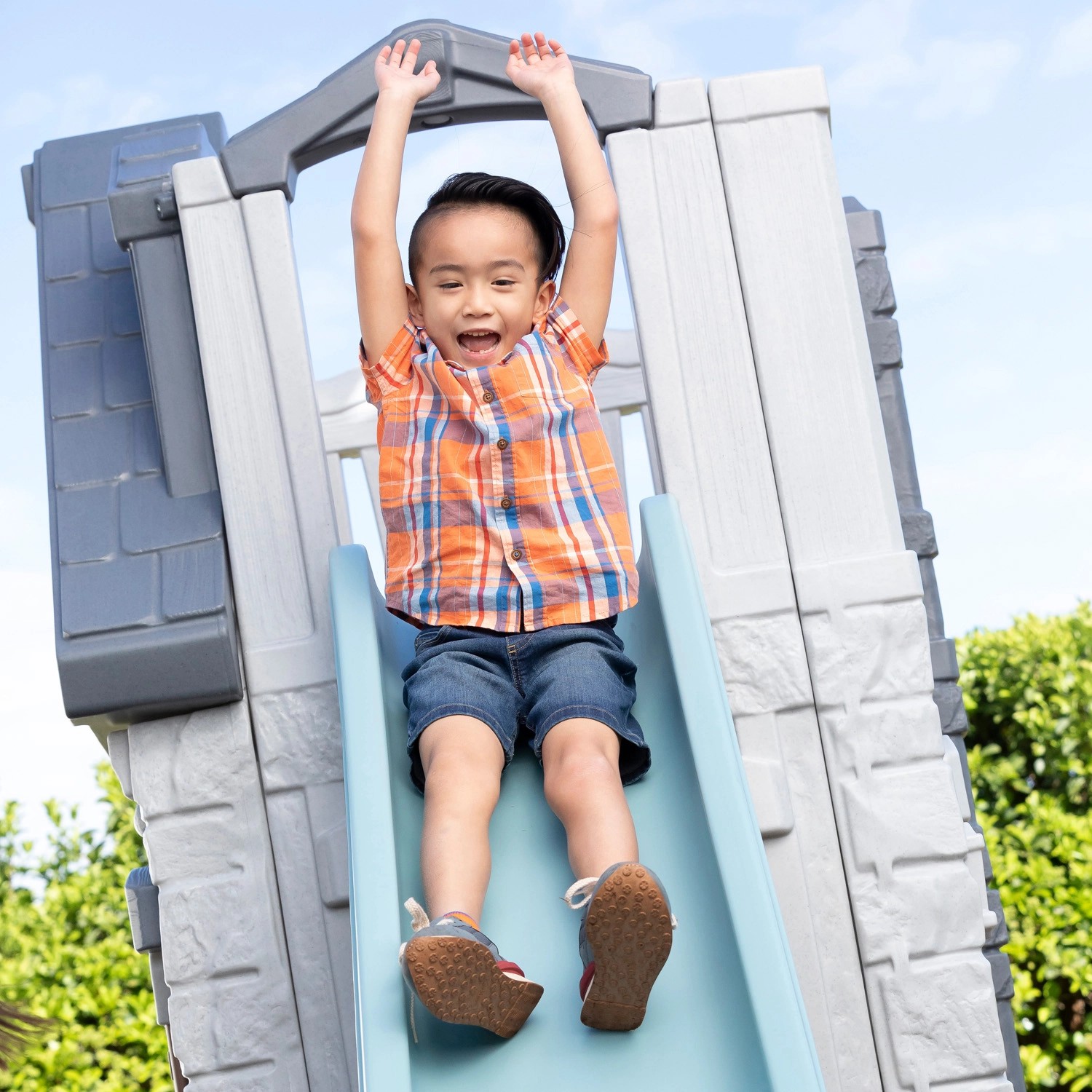 Step2 Spielhaus Adventures 2-Etagen mit Rutsche kaufen bei OBI